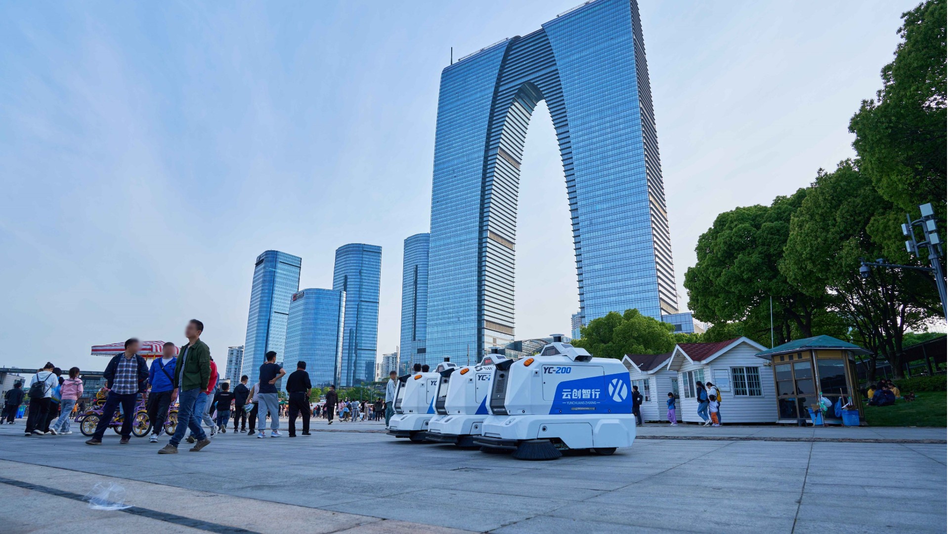 场景应用|智慧环卫应用场景,智慧园区,智慧景区,智慧工厂,智慧校园,智慧社区,市政辅路智能清扫-云创智行官网Yuneco